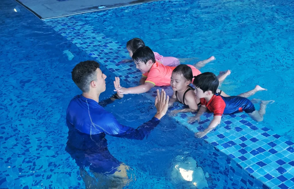 Octopool Swim School- Trường bơi sinh tồn chuẩn Mỹ - Octopool Swim School